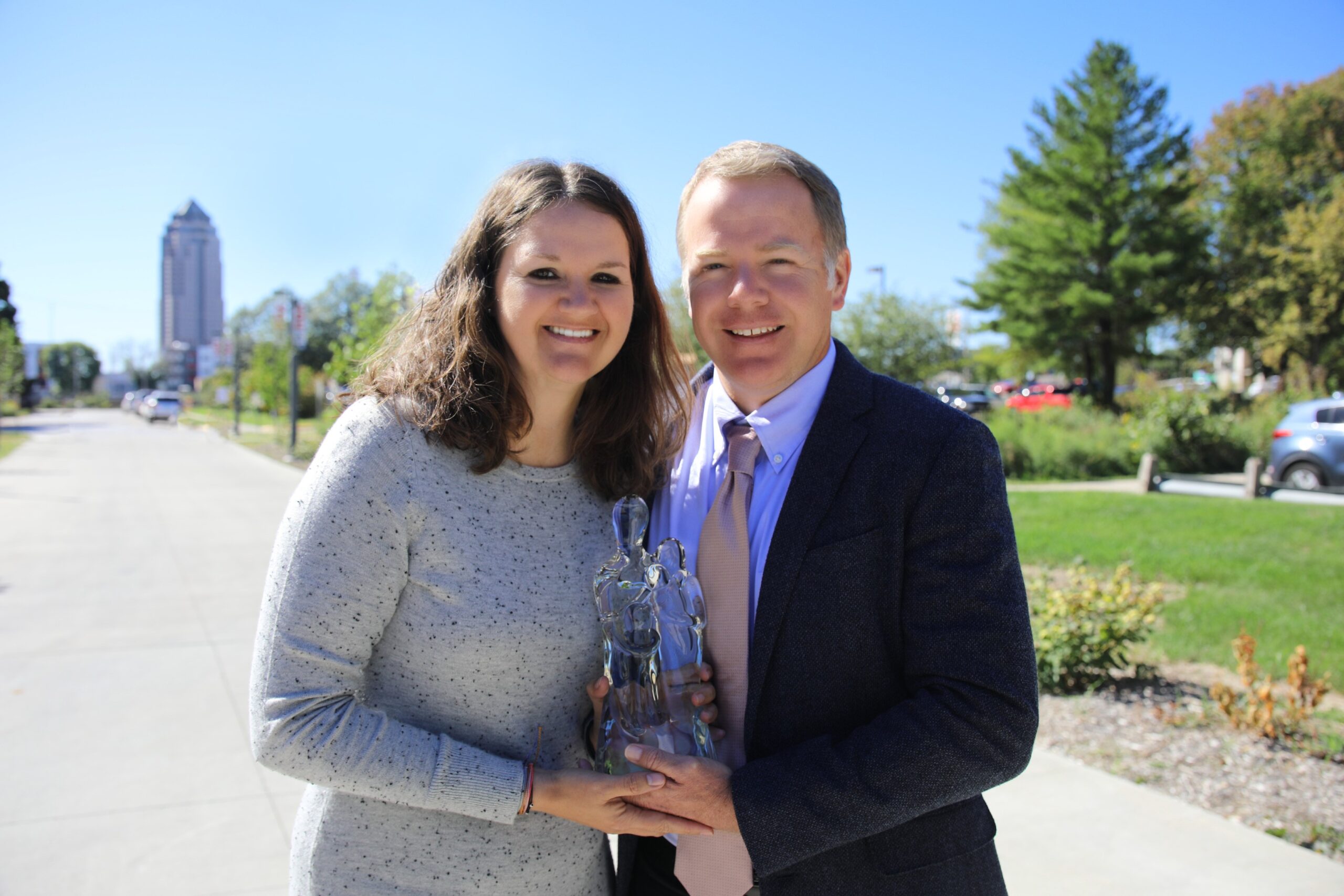 Tim and Jessica McCulloh Receive United Way of Central Iowa's Tocqueville Society Award - Holmes ...